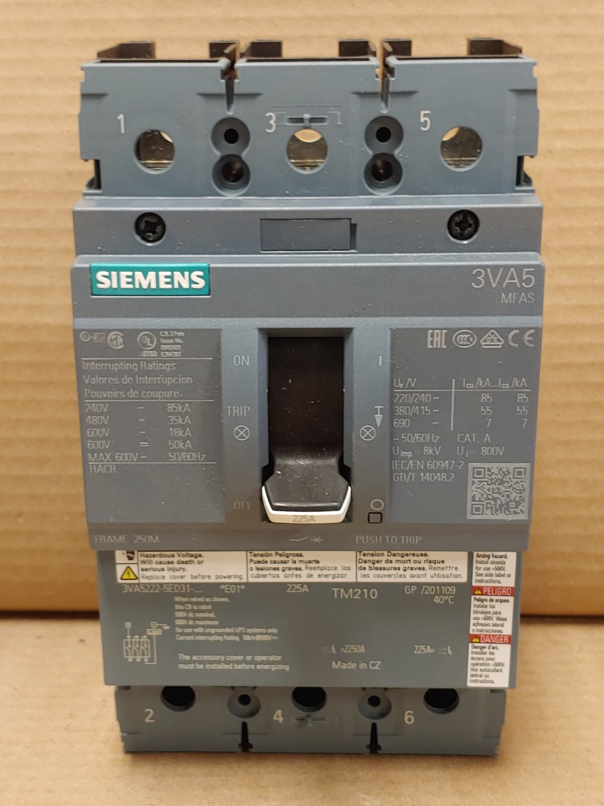 NEW OPEN BOX Siemens 3VA5 3VA5222-5ED31-0AA0 3 Pole 225 Amp 600V ...