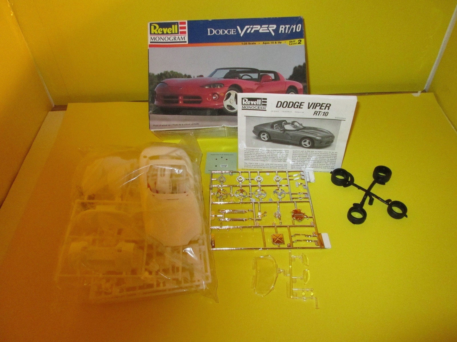 Revell 1:25 #85-6260 Dodge Viper RT/10 Open Box New | eBay