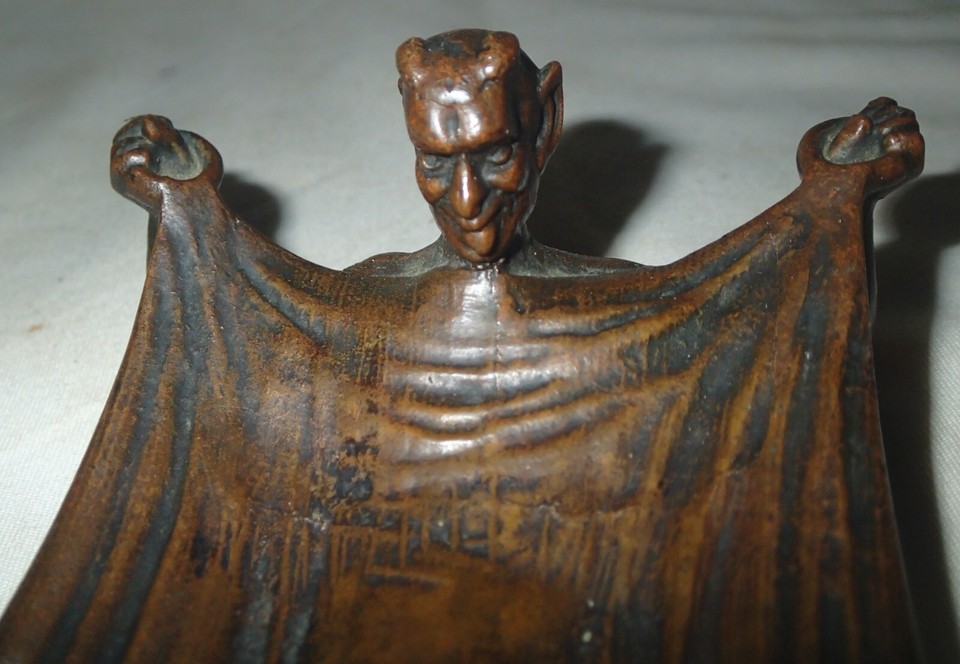 ANTIQUE ART NOUVEAU SOLID BRONZE DEVIL PAGAN BAT COIN CARD STATUE ...