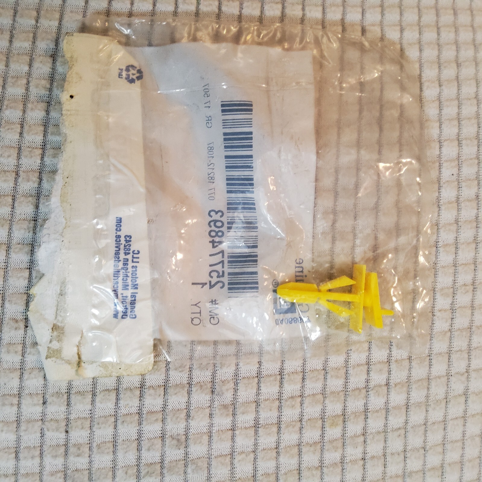 Genuine GM OEM Exterior-Rear-Lower Molding Clip Part # 25774893 | eBay ...