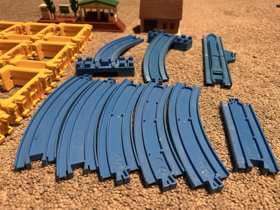 Thomas & Friends TOMY Blue Train Tracks Playrail Trackmaster Lot Of 26 ...