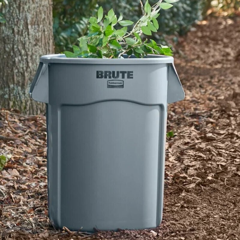 32 gal Brute Garage Trash Can with Lid Grey Garbage Can Crush Resistant ...