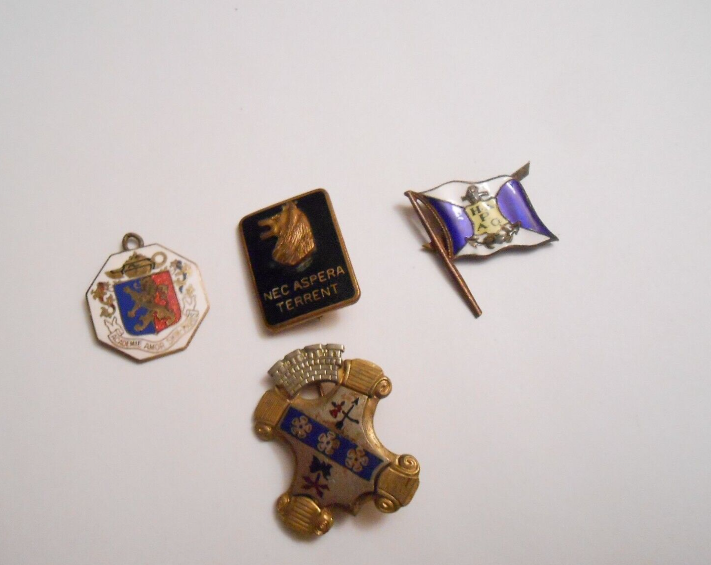 LOT OF 4 VINTAGE US ARMY & FRENCH MILITARY PINS. | eBay