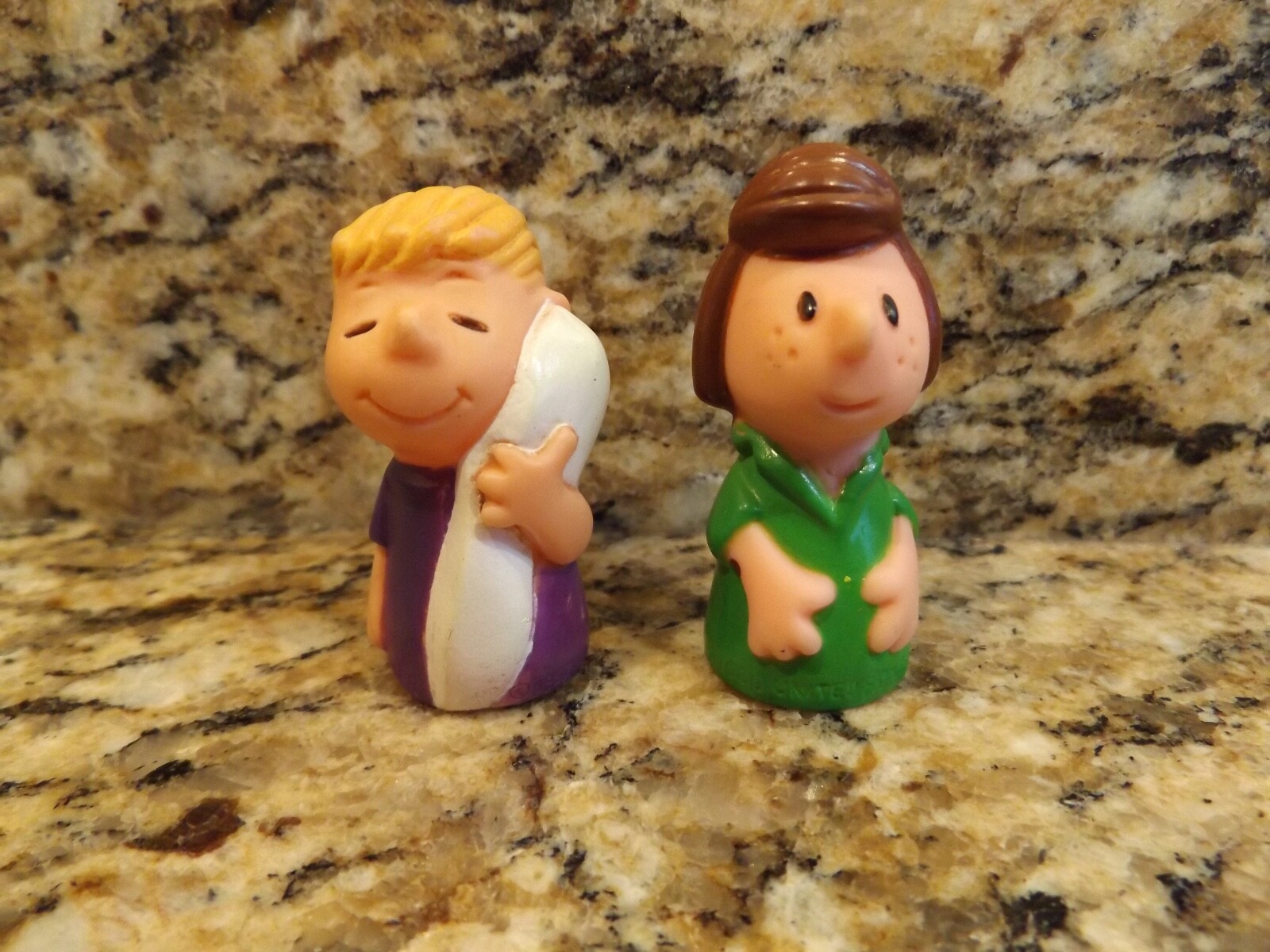 2 Vintage Charlie Brown Linus & Peppermint Patty Peanuts Gang Finger ...