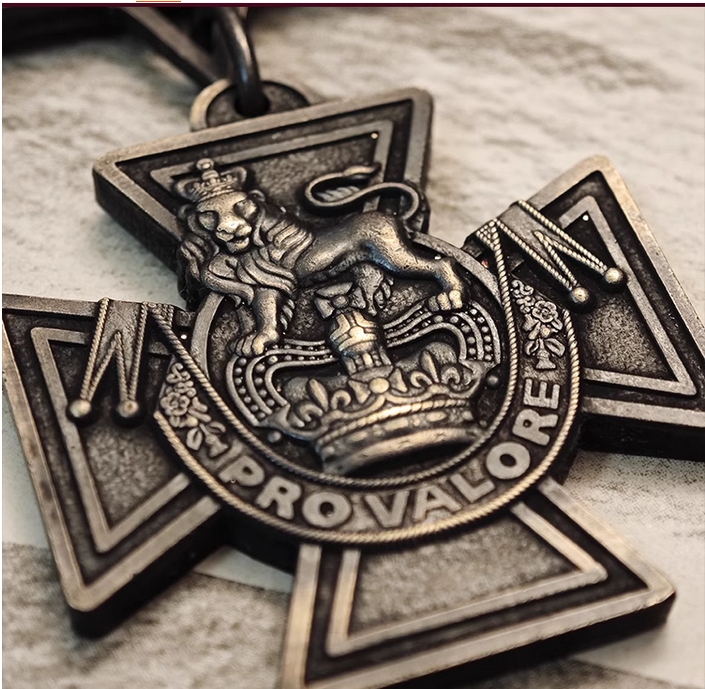 British Commemorative Medal Military Lion VC Victoria Medal Brass Badge ...