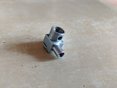 Singer 1022 NEEDLE CLAMP Works with some other models too | eBay