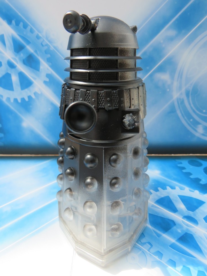 DOCTOR WHO FIGURE DALEK * ANTI-REFLECTING LIGHT WAVE DALEK * RARE ...