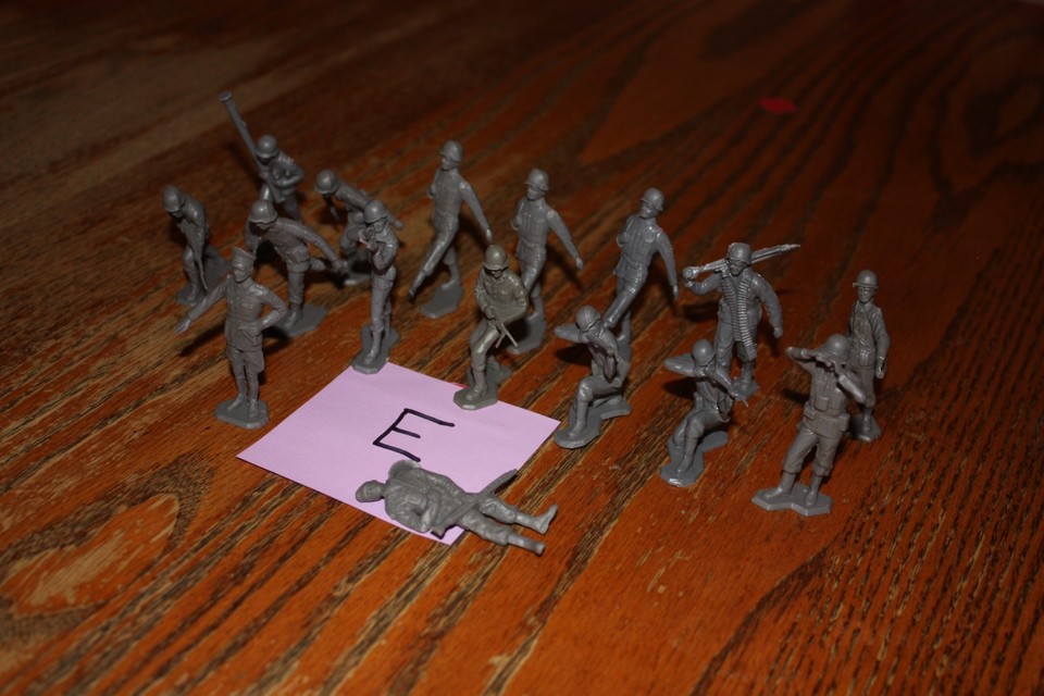 Full Mold Shot of 16 Marx Dark Gray German Army Soldiers Tank E - MPC ...