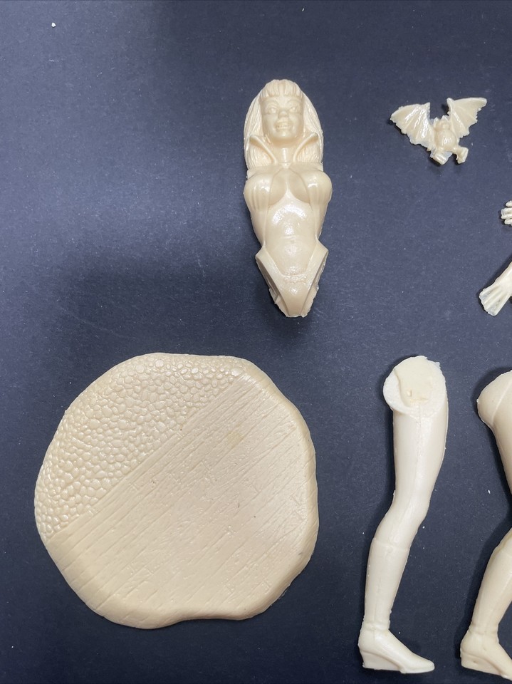 Vampirella Quality Urethane Resin Model Kit A Limited Edition Recast ...