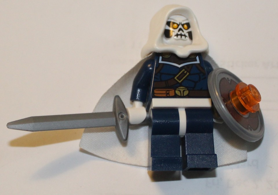 Lego 76018 Marvel Super Heroes Set Minifigures Falcon MODOK Thor ...