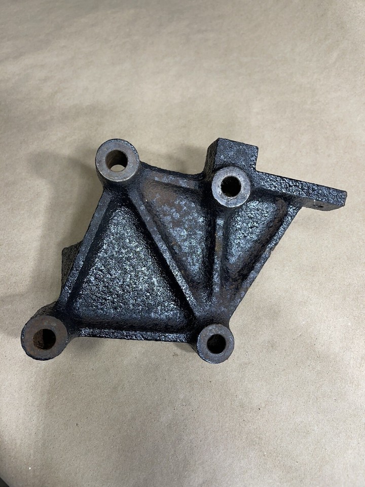 Jeep Wrangler YJ 1987-1995 OEM Power Steering Gear Box Mounting Bracket ...