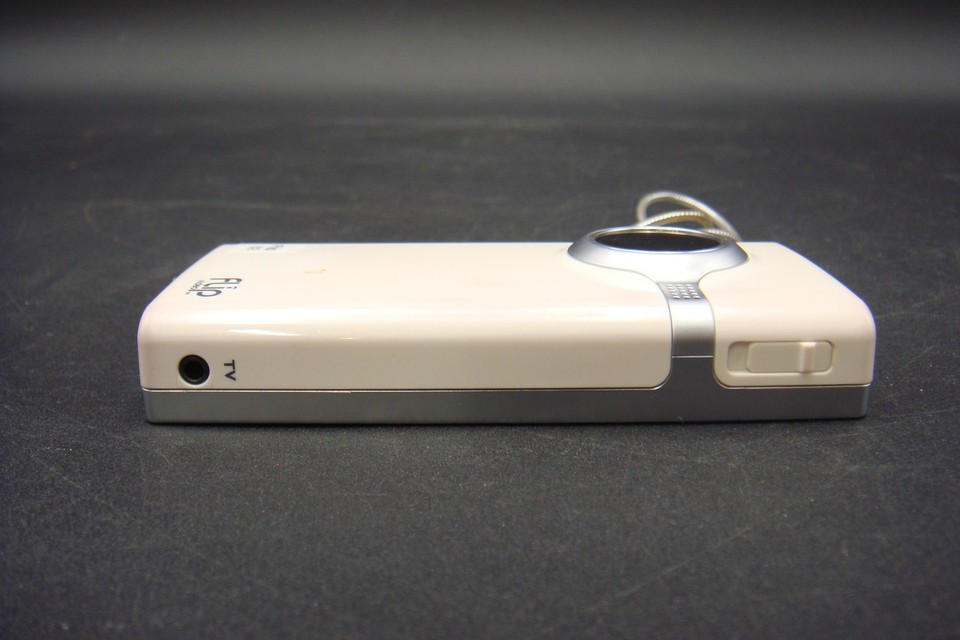 Mino Camcorder Flip Video 2GB F360W Pocket 60 Min VGA 640x480 AV TV ...