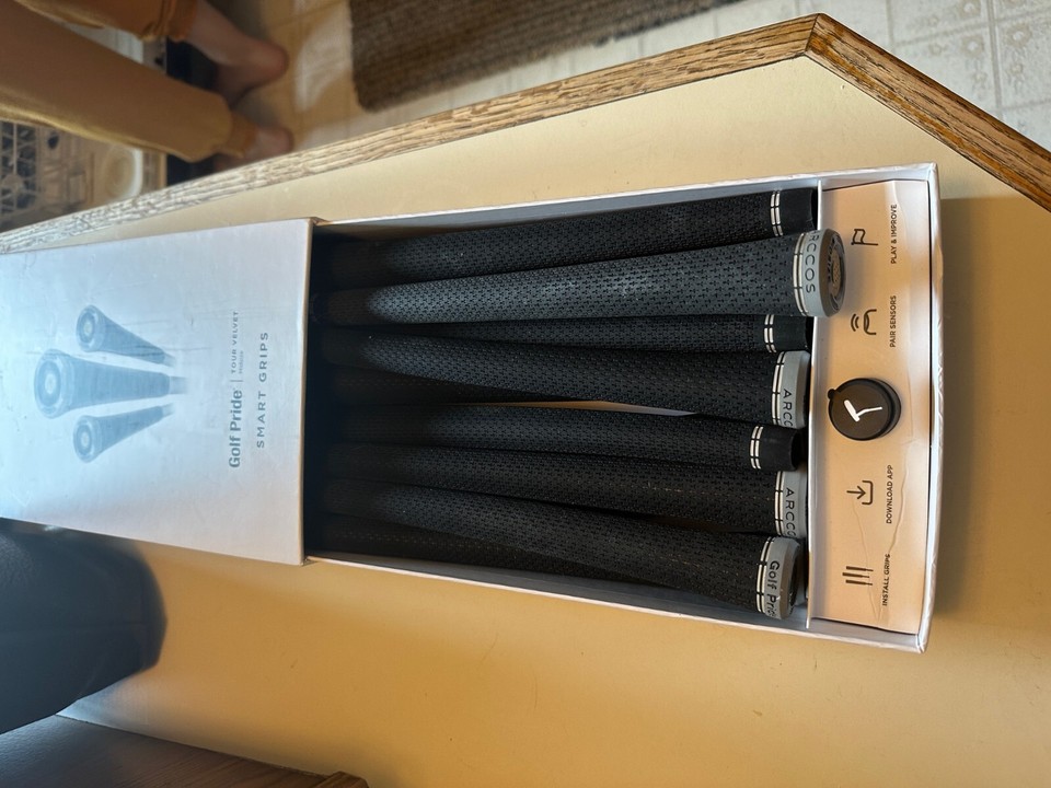 Arccos Smart Grips - 13 Golf Pride Tour Velvet Midsize Grips and Putter ...