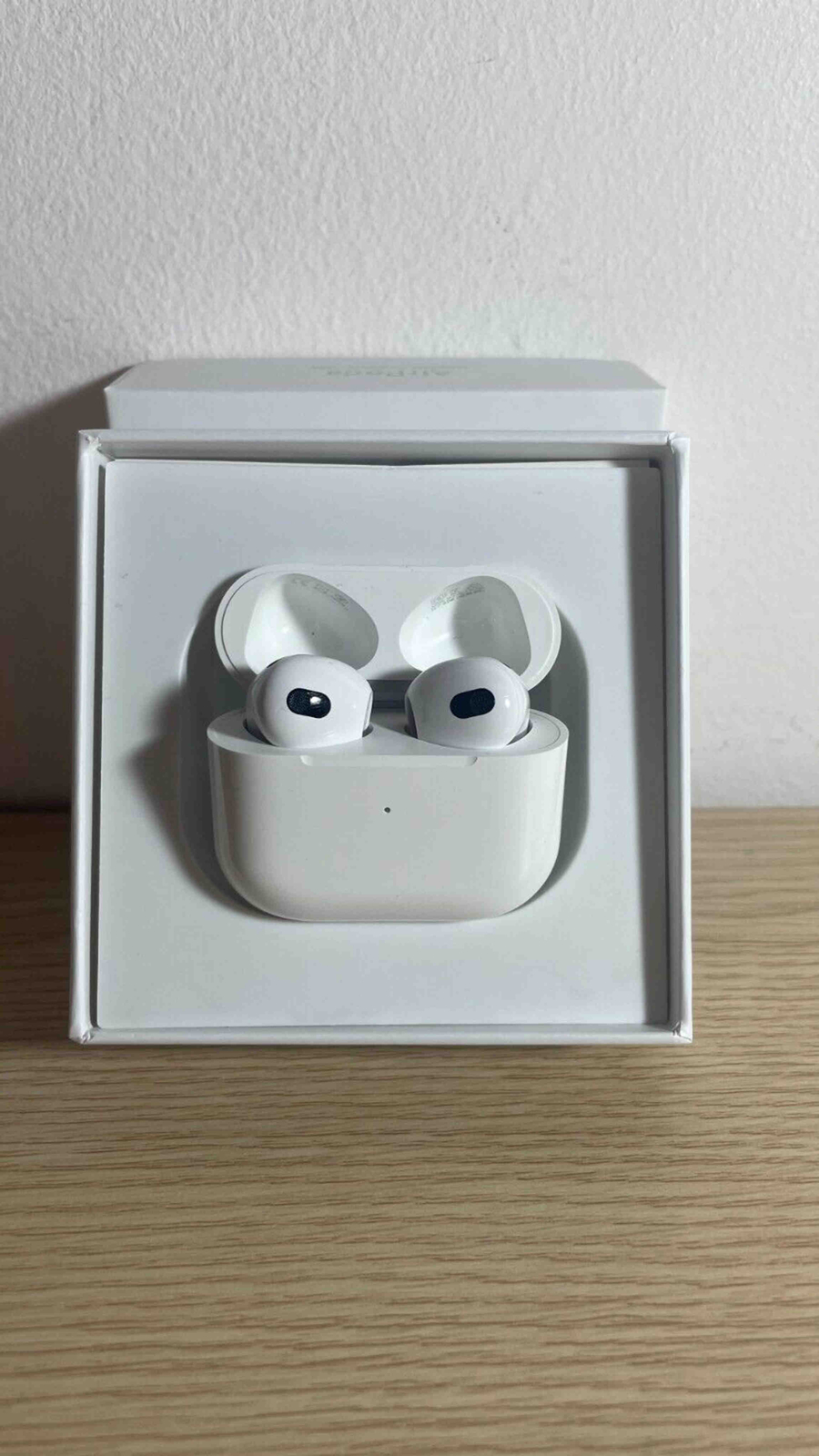 Apple AirPods 3rd Generation BLUETOOTH WIRELESS EARBUDS CHARGING NEW ...