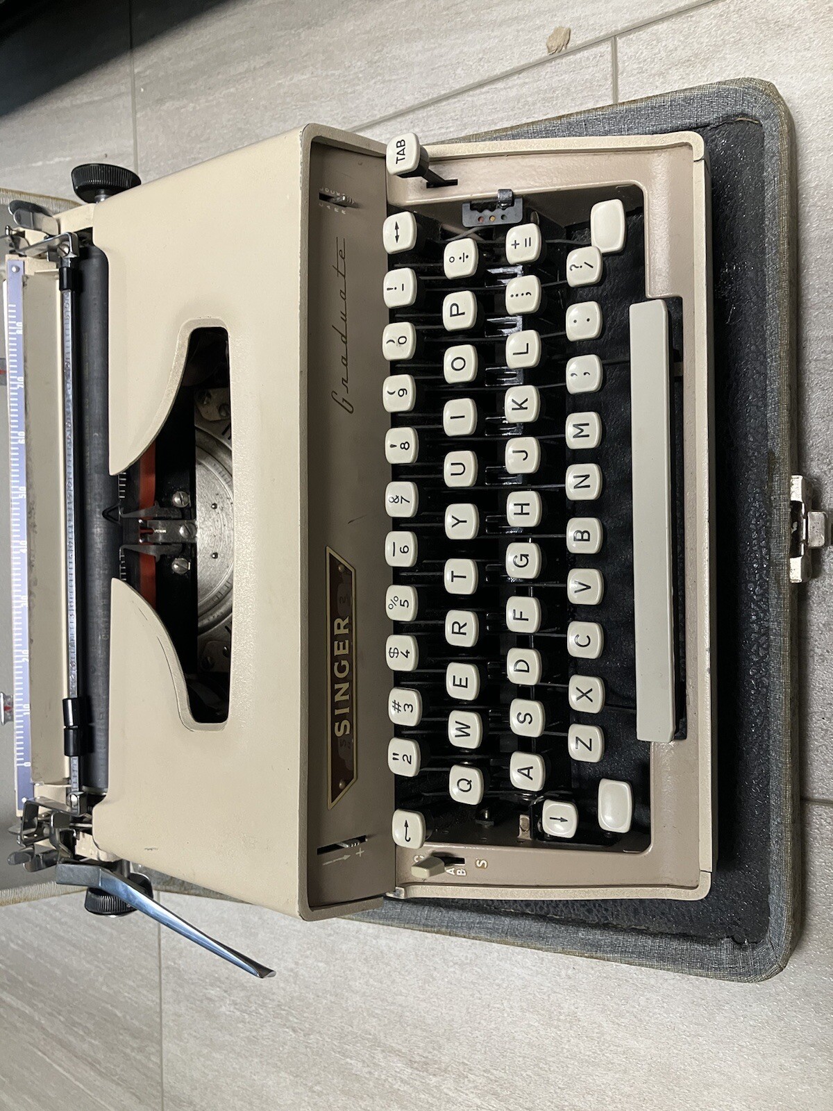 Singer Graduate Vintage 1965 Working Manual Portable Typewriter Dutch ...