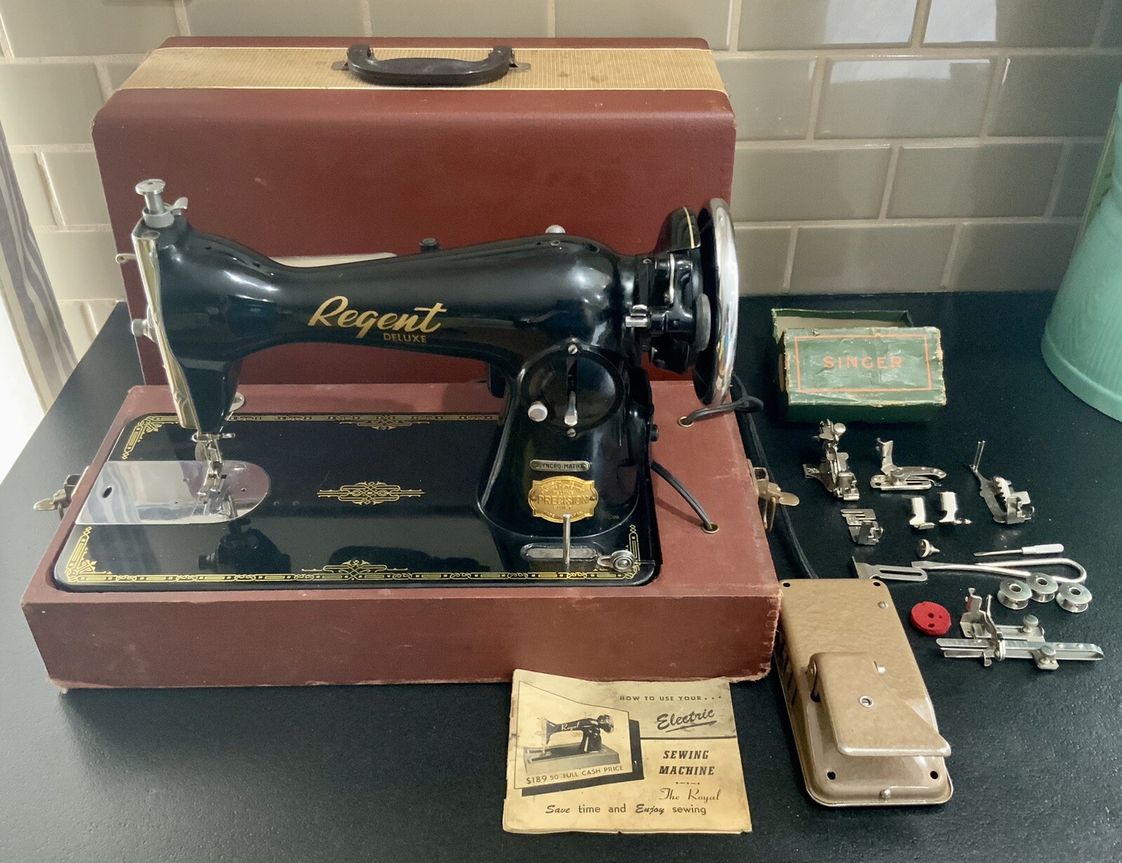 VTG Regent Sewing Machine In Case. Beautiful Design Details - Working ...