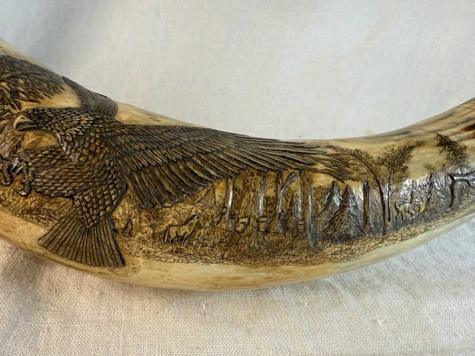 Vtg XL hand carved engraved bovine bone powder horn Eagle & hunting ...