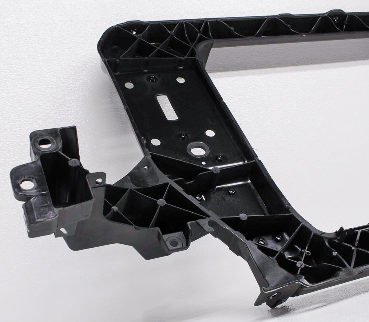 OEM Hyundai Tucson Radiator Core Support 64101-2S000 - Insignificant ...