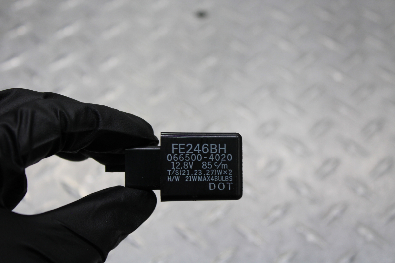 2009 YAMAHA FZ6R TURN SIGNAL BLINKER RELAY FLASHER SWITCH 3GM-83350-01 ...