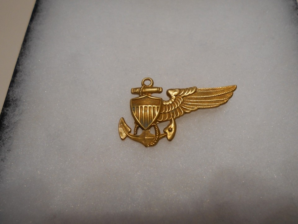 Naval ~ Blimp Dirigible Airship ~ Pilot's Wing ~ AMICO marked ~ pin ...