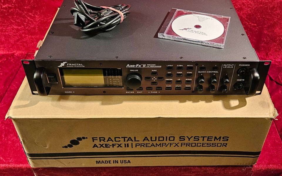 Fractal AXE FX II Mark II Professionell Guitar Processor w/ Box Near ...