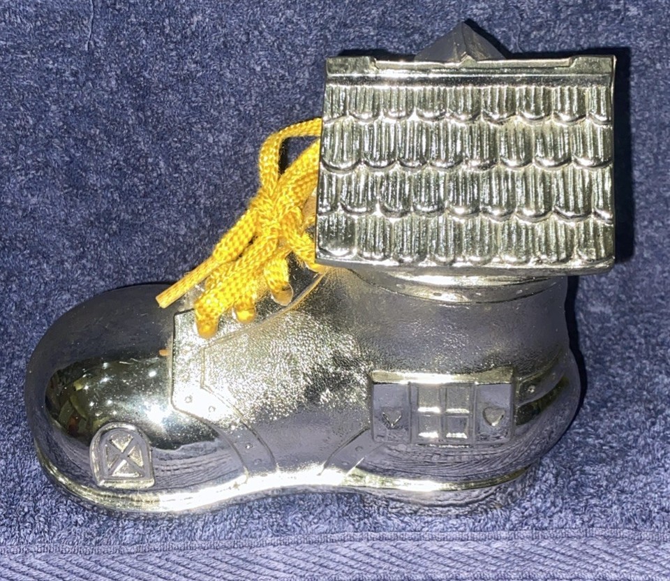 Vintage Metal Old Lady Lived Shoe Piggy Bank Money Box Lace Tying ...