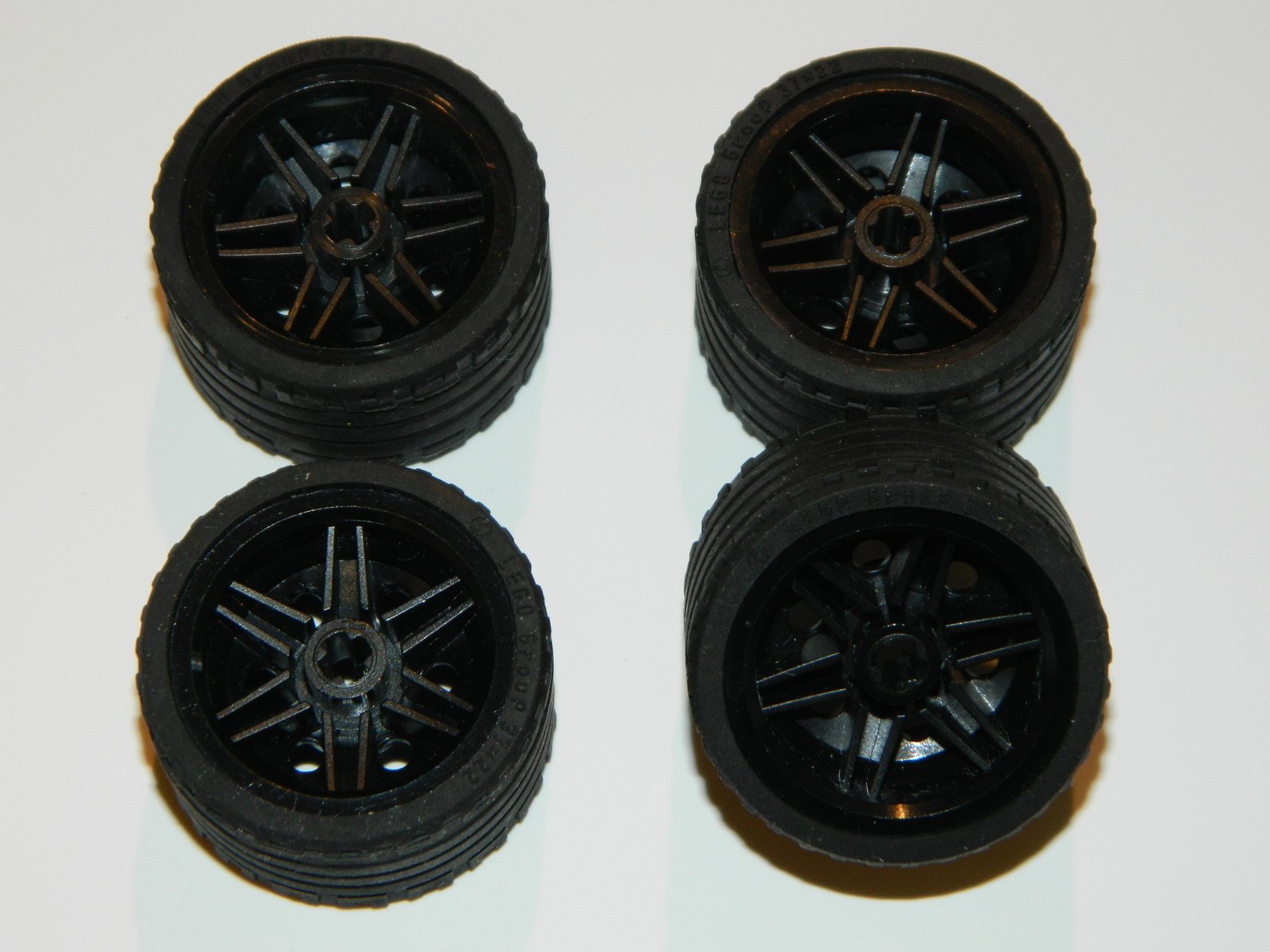LEGO TECHNIC WHEELS set of 4 Tire 37 x 22 ZR, 30.4 x 20mm BLACK large ...