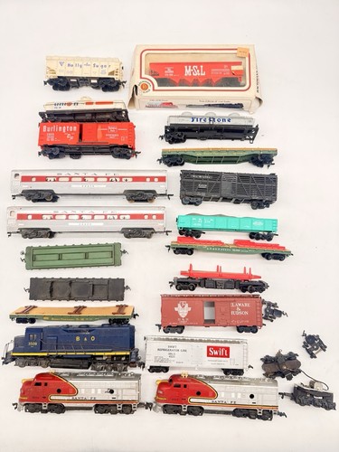 Large Lot of HO Scale Trains: Santa Fe Coach/B&O/Burlington/Swift ...