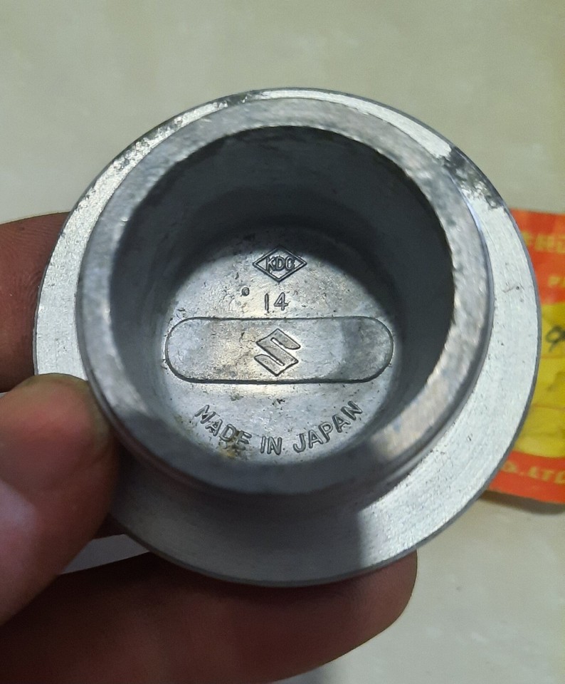 NOS Suzuki OIL TANK CAP T250 T125 GT500 TS250 T500 Original 44651-11040 ...