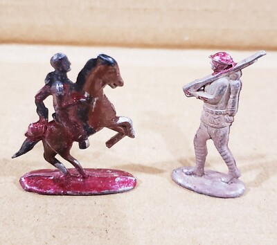 2 VINTAGE MINIATURE LEAD SOLDIER TOYS. | eBay