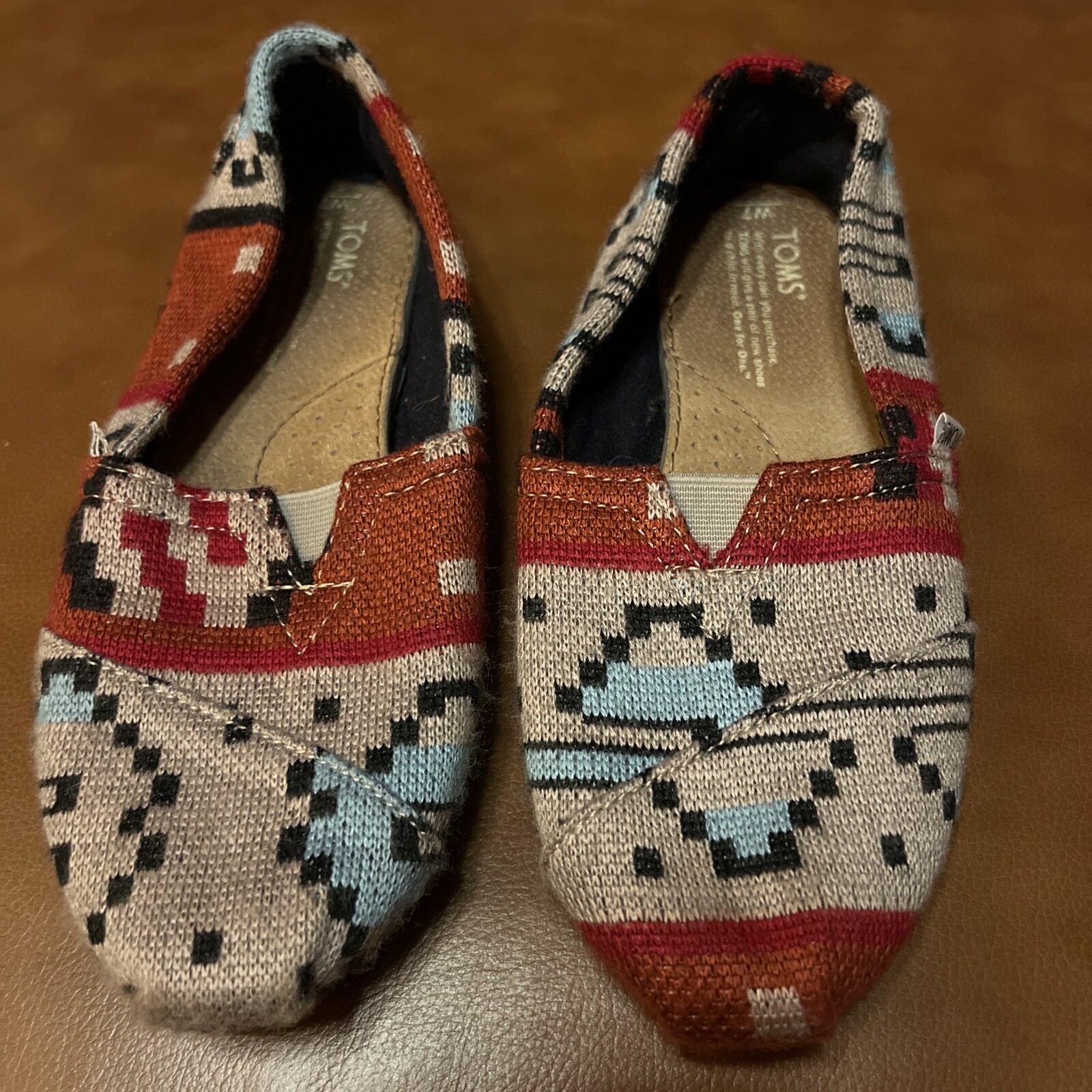 TOMS Sweater Knit Taupe Red Aztec Tribal Slip On Shoe SIZE W7 | eBay