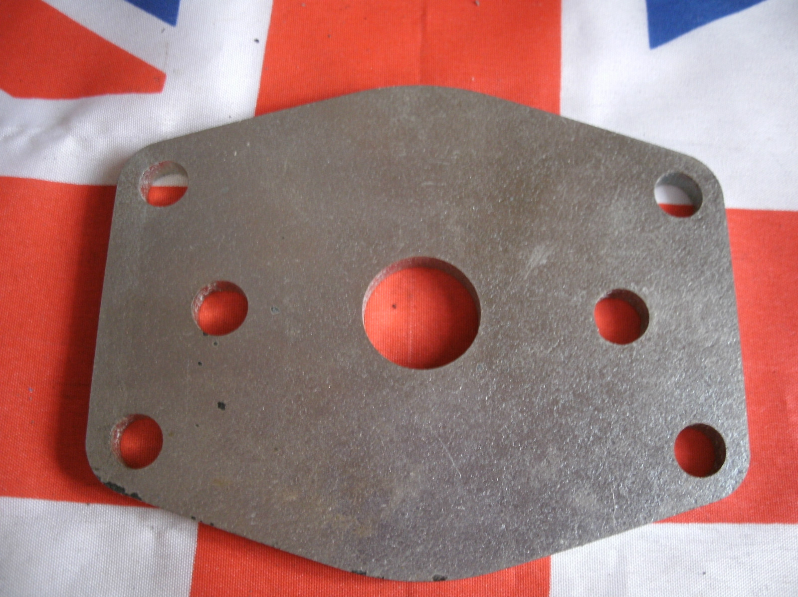 Rover P6 3500 V8 new rear suspension lower shock asorber mounting plate ...