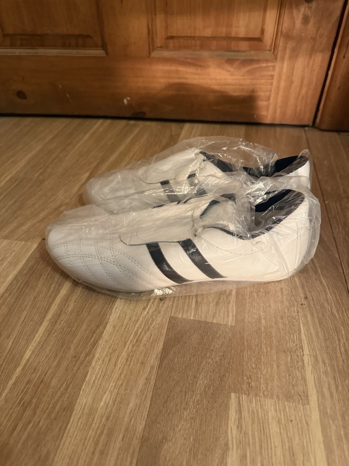Adults Martial Arts Taekwondo White Trainers Uk Size 10 Rexion Leather ...