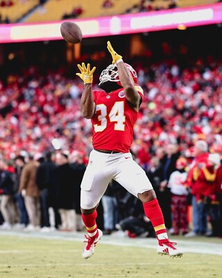 Samaje Perine Making a Catch Kansas City Chiefs 8x10 NFL Football Photo ...