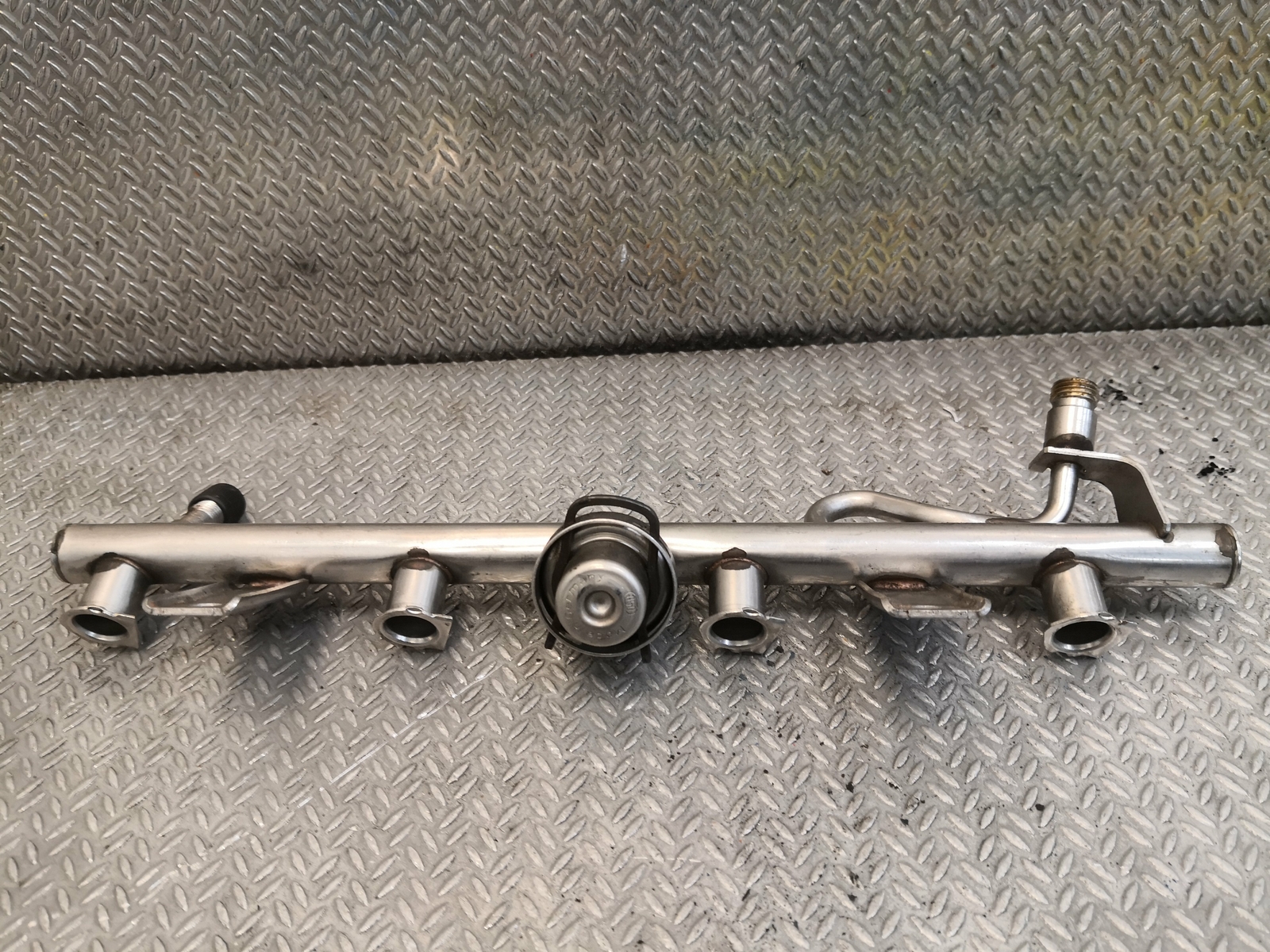 MERCEDES-BENZ C W203 C 200 Kompressor Fuel Rail 1110780292 1.80 Petrol ...
