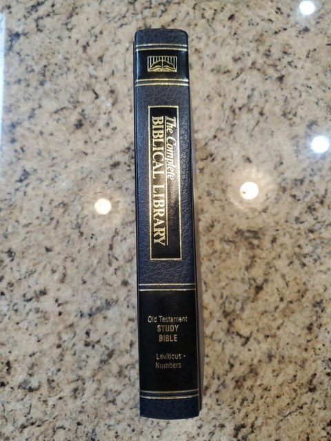 The Complete Biblical Library: Old Testament Study Bible: Leviticus ...