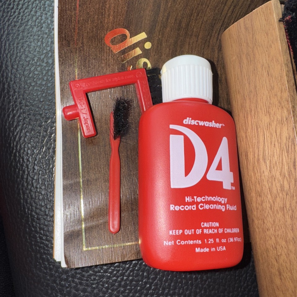 Vintage Discwasher D4 Record Care Vinyl LP Cleaner Brush with Fluid | eBay