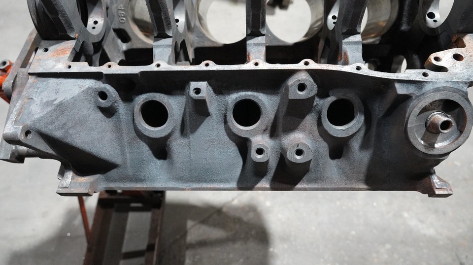 1971 FORD 460 CI ENGINE BARE BLOCK, STOCK BORE D1VE-6015- AA, 0K23. WE ...