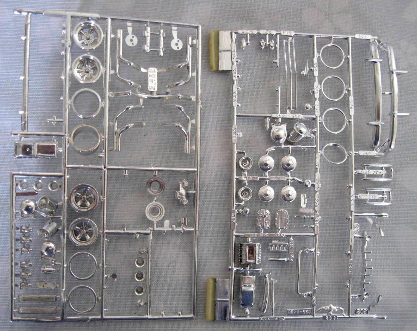 1960s 1/25 SCALE MODEL CAR PARTS LOT.REVELL-PACKS, TIRES, CHROME TREES ...