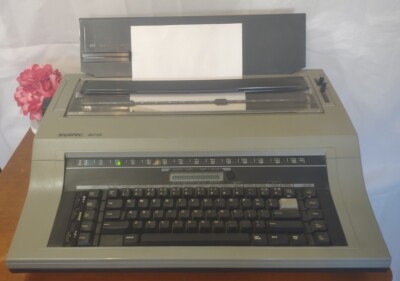 Typewriters & Word Processors - Word Processor - 7