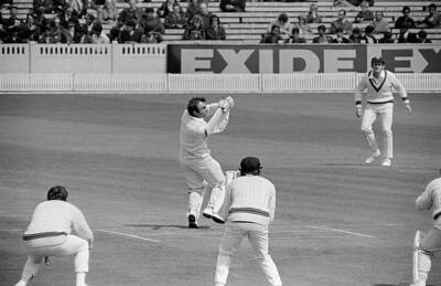 John Edrich Of England Batting 1972 OLD CRICKET PHOTO | eBay