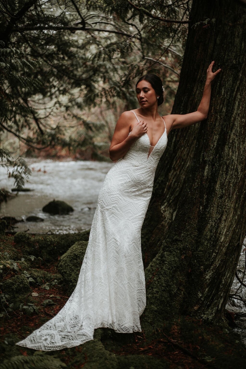 Lis Simon "Kendall" Beaded Lace Wedding Dress Size 16… - Gem