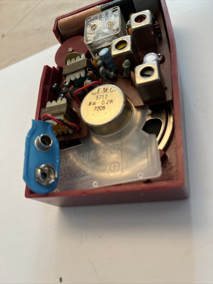 Vintage Jefferson Solid State Red Transistor Radio Model 606 W ...