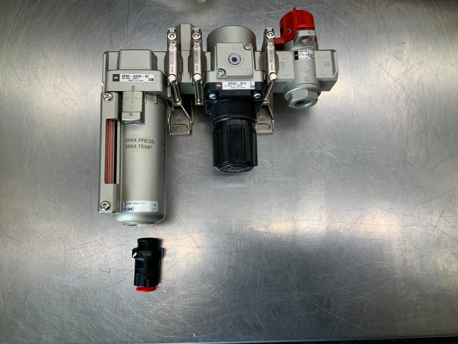 SMC AF30-N03D-8Z Filter + AR30-N03-Z Regulator + VHS30-N03-Z 3-port ...