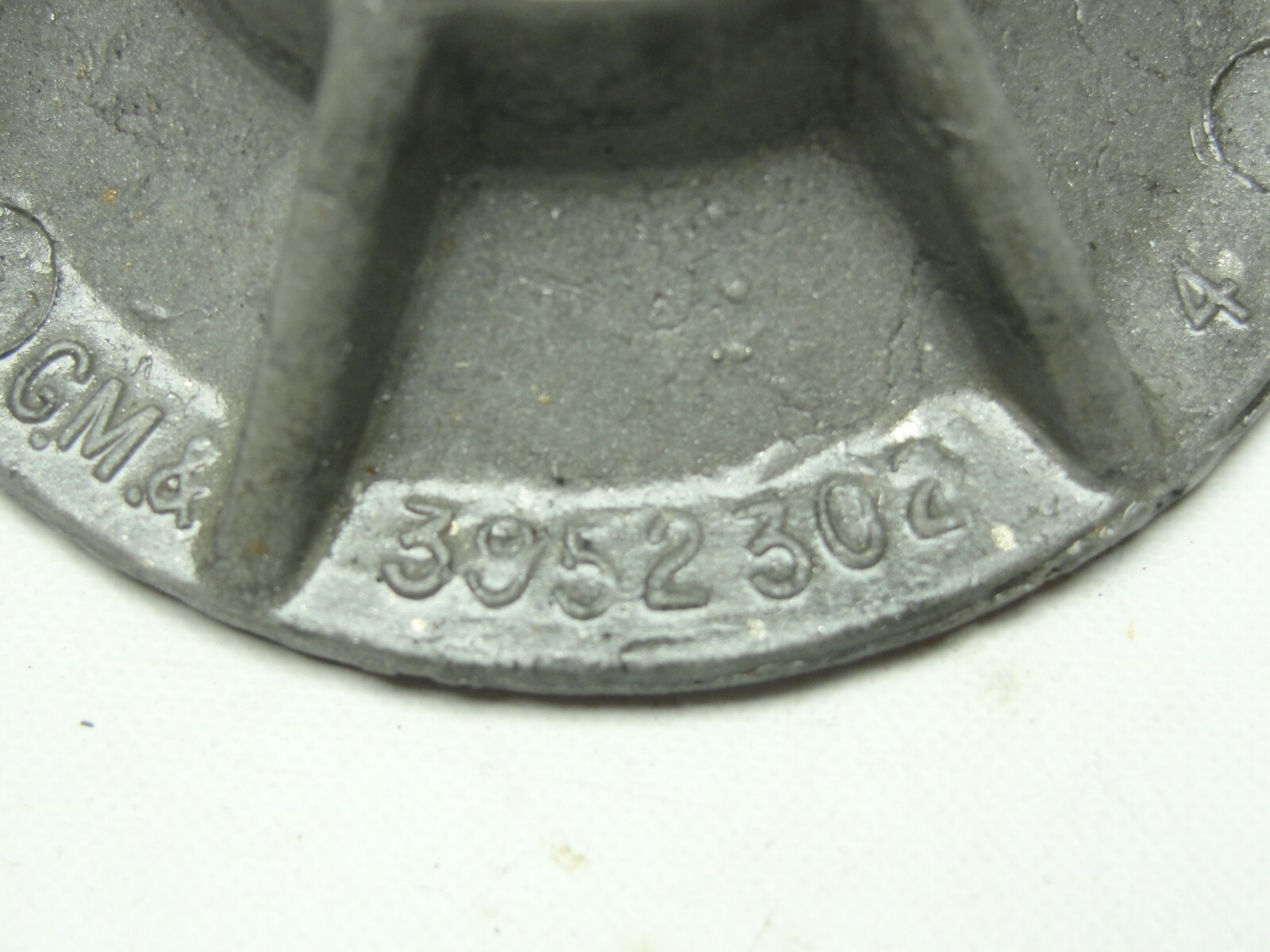 Chevy Spin on Oil Filter Adapter 283 327 302 350 400 P/N #3952302 | eBay