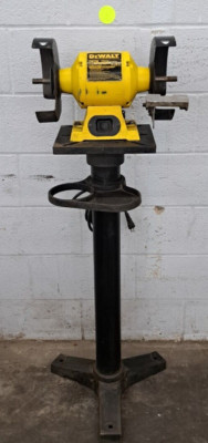 DEWALT BENCH GRINDER DW758 8" BENCH 120 VAC 60HZ 4.2A 3600 RPM 2012-24 ...