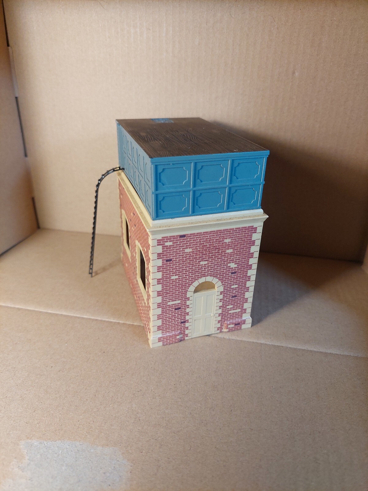 Hornby Railway Buildings 00 Gauge R505 Water Tower for sale online ...