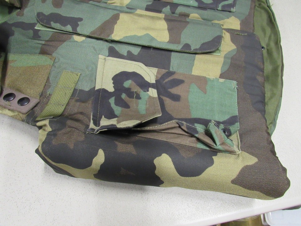 US PASGT Flak Jacket Woodland Camo Fragmentation Vest w/ Booklet Medium ...