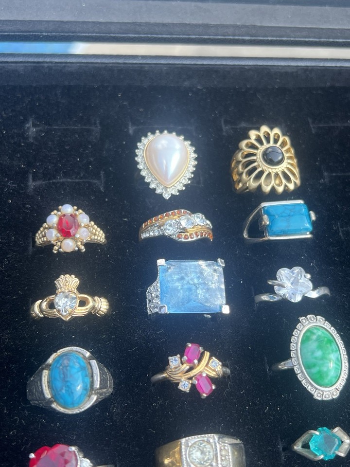 Estate Jewelry Lot 26 Vintage Ring Rings Costume Cocktail Cluster Avon ...