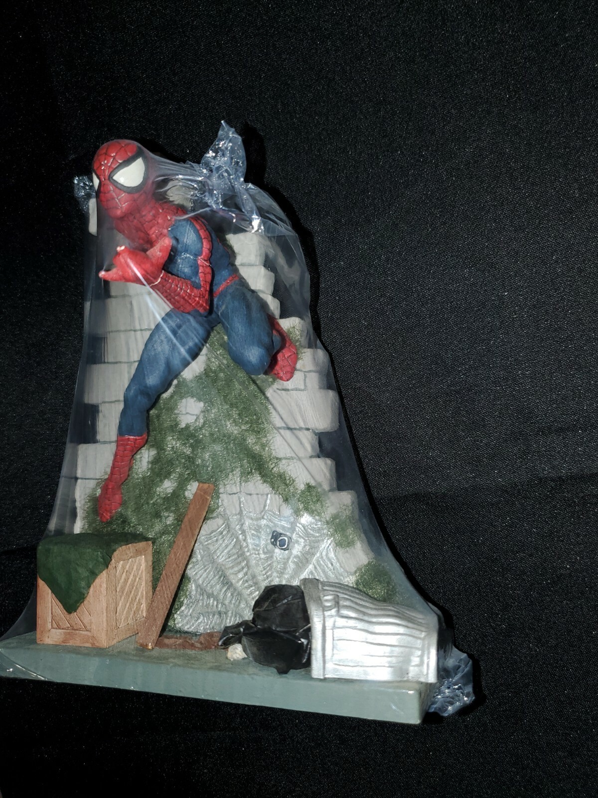 NEW MARVEL COMICS TOY BIZ #48658 SPIDER-MAN MODEL KIT 1996 pre-built ...